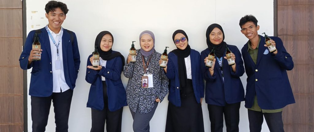 Inovasi Produk Mahasiswa POLSUB Meracik Sabun Lembut di Kulit dan Ramah ...